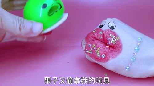 二次元美食,果子今天又偷吃?原来是美味的模型巧克力,太有趣了