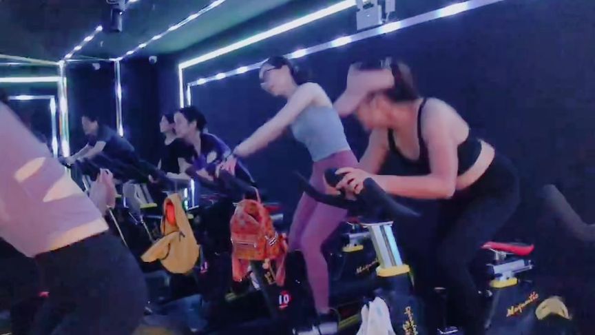 #花式动感单车 #见人不如健身