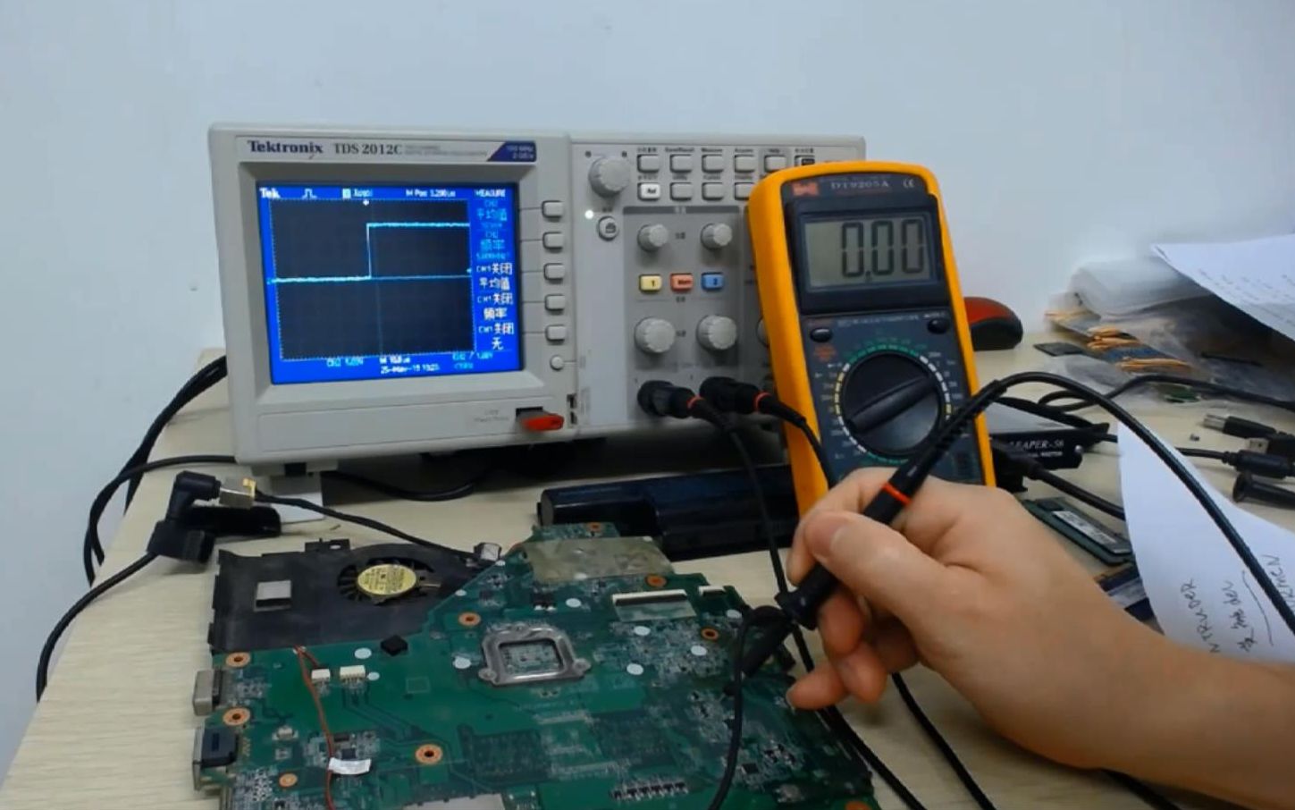 笔记本主板维修 待机电路12V产生 电脑维修示波器测量讲解(核心重点)