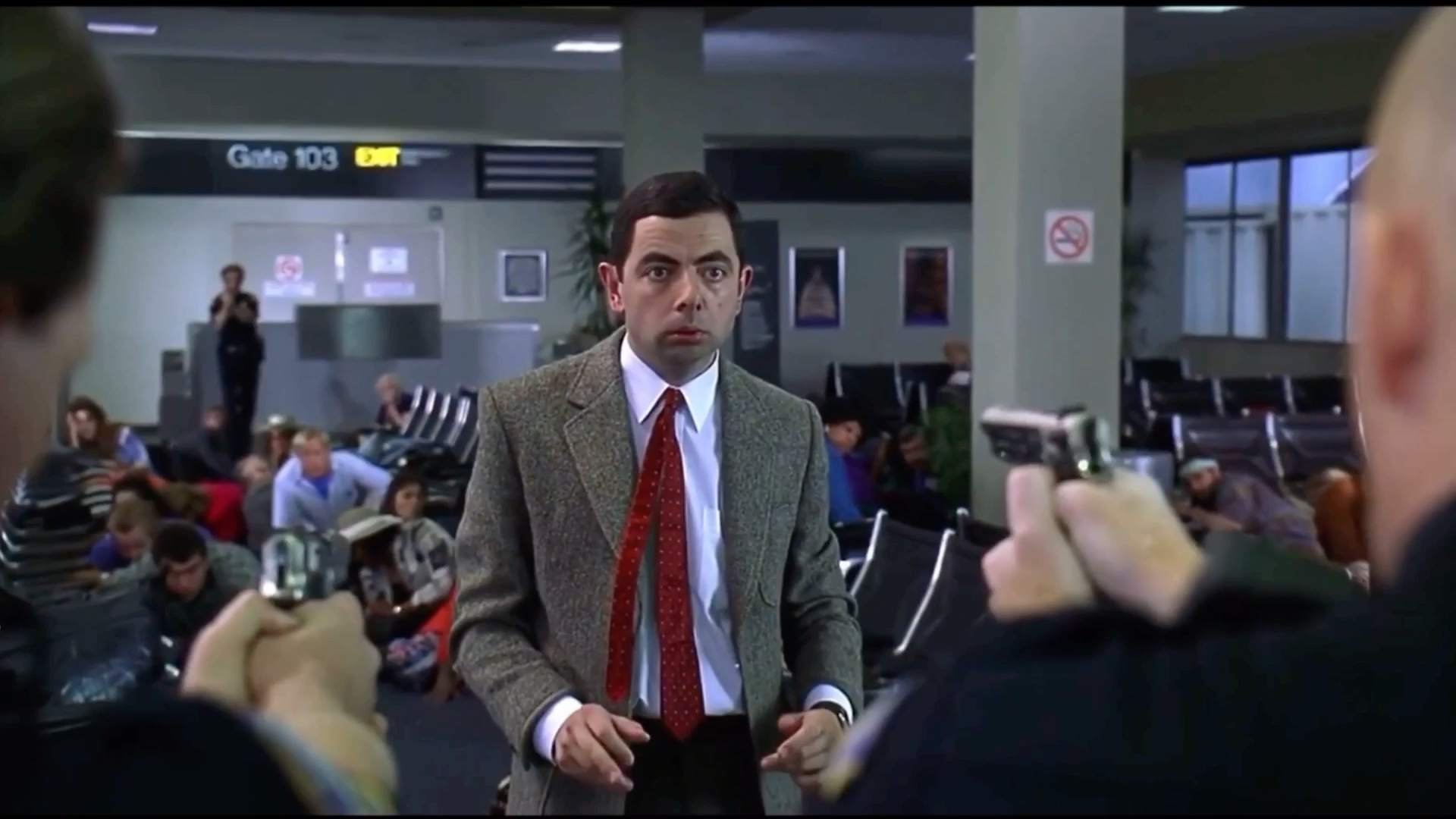 【憨豆先生Mr.Bean】爆笑持“枪”片段,不会英文也能看懂的幽默。