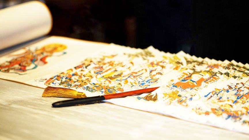 他用消失千年的技艺,设计出最美丽的书本