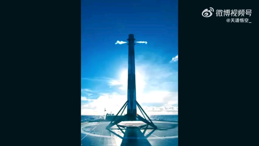 ...天,撞击后产生打水漂现象。 穹顶之上是水,穹顶本身是具有弹性的物质