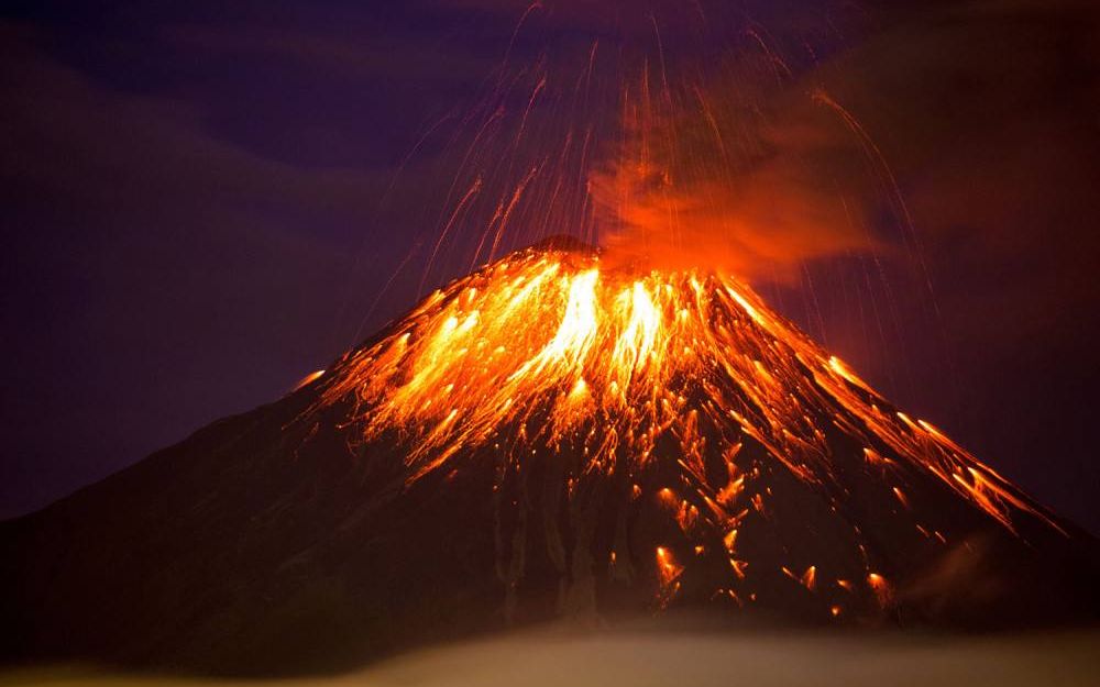巴厘岛火山喷发,1.7万中国游客滞留!