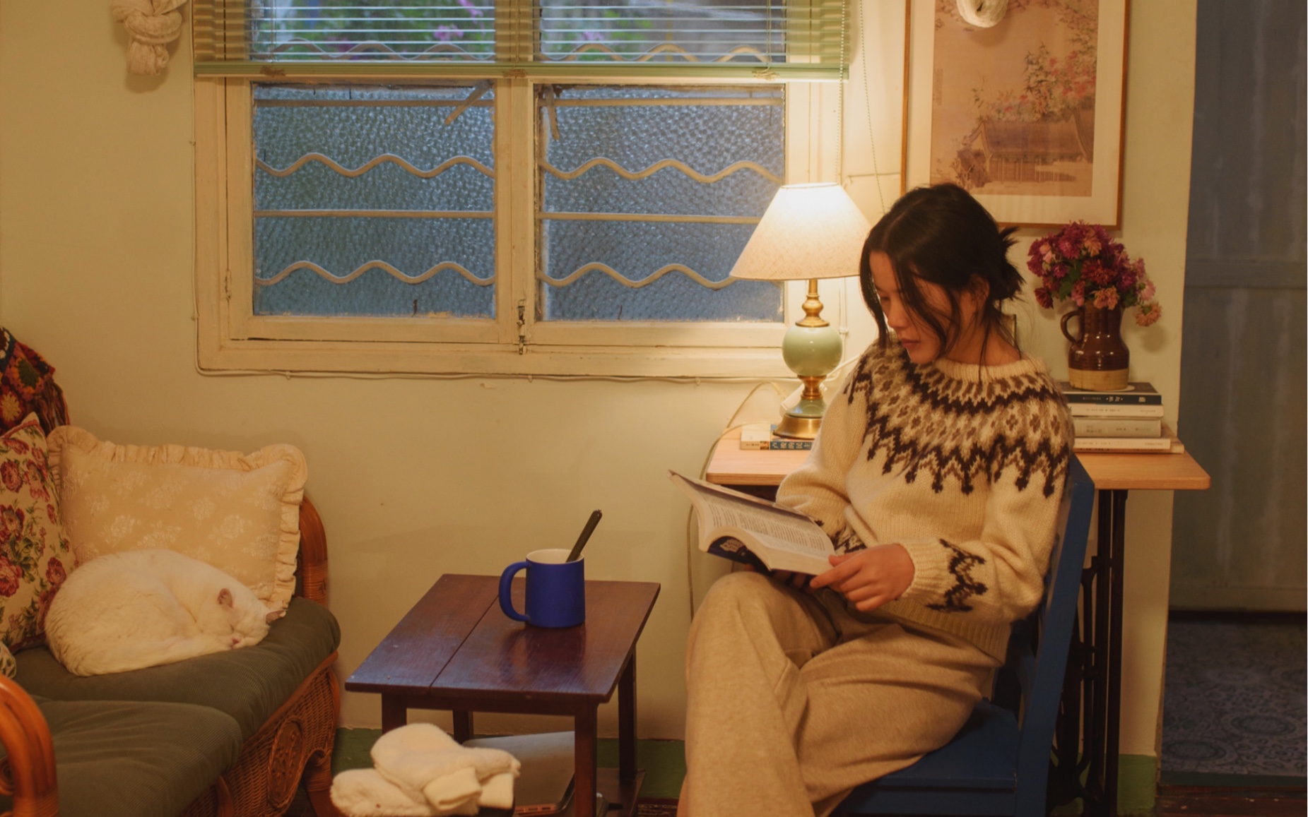 用旧家具组成了老破小日常,改造了一把旧实木椅。