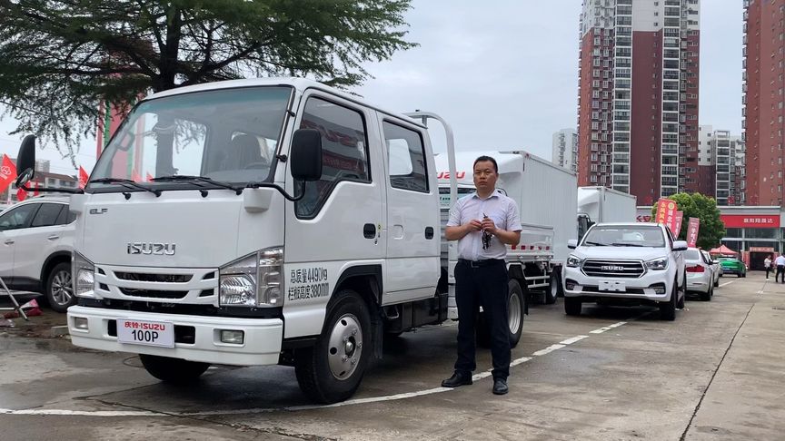 庆铃五十铃轻卡100P之双排座栏板车