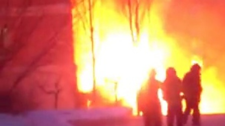 [拍客]吉林农大火灾!震惊!惊险!吉林农业大学四食堂火灾,掺有液化气罐...