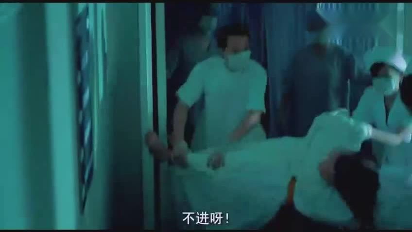美女肚里的胎儿已经死了,医生要把死胎拿出来,孕妇宁死不做手术