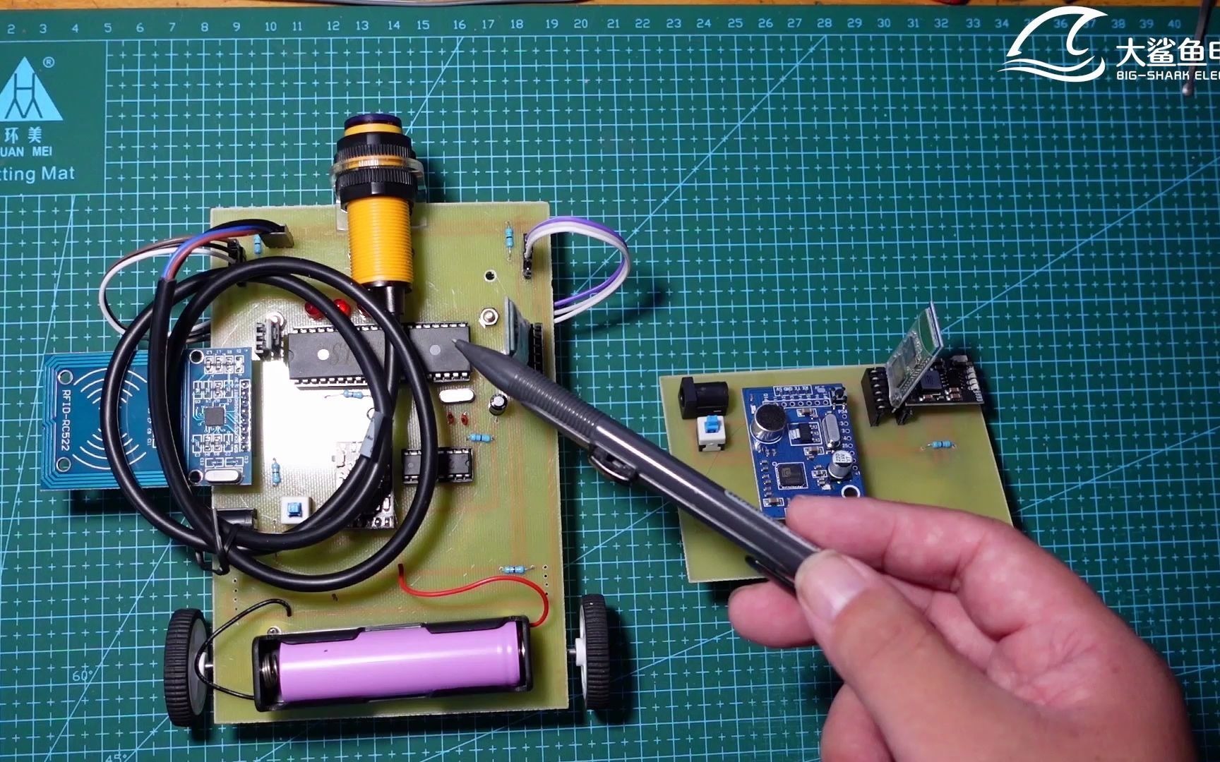 基于单片机的语音遥控小车(硬件讲解)