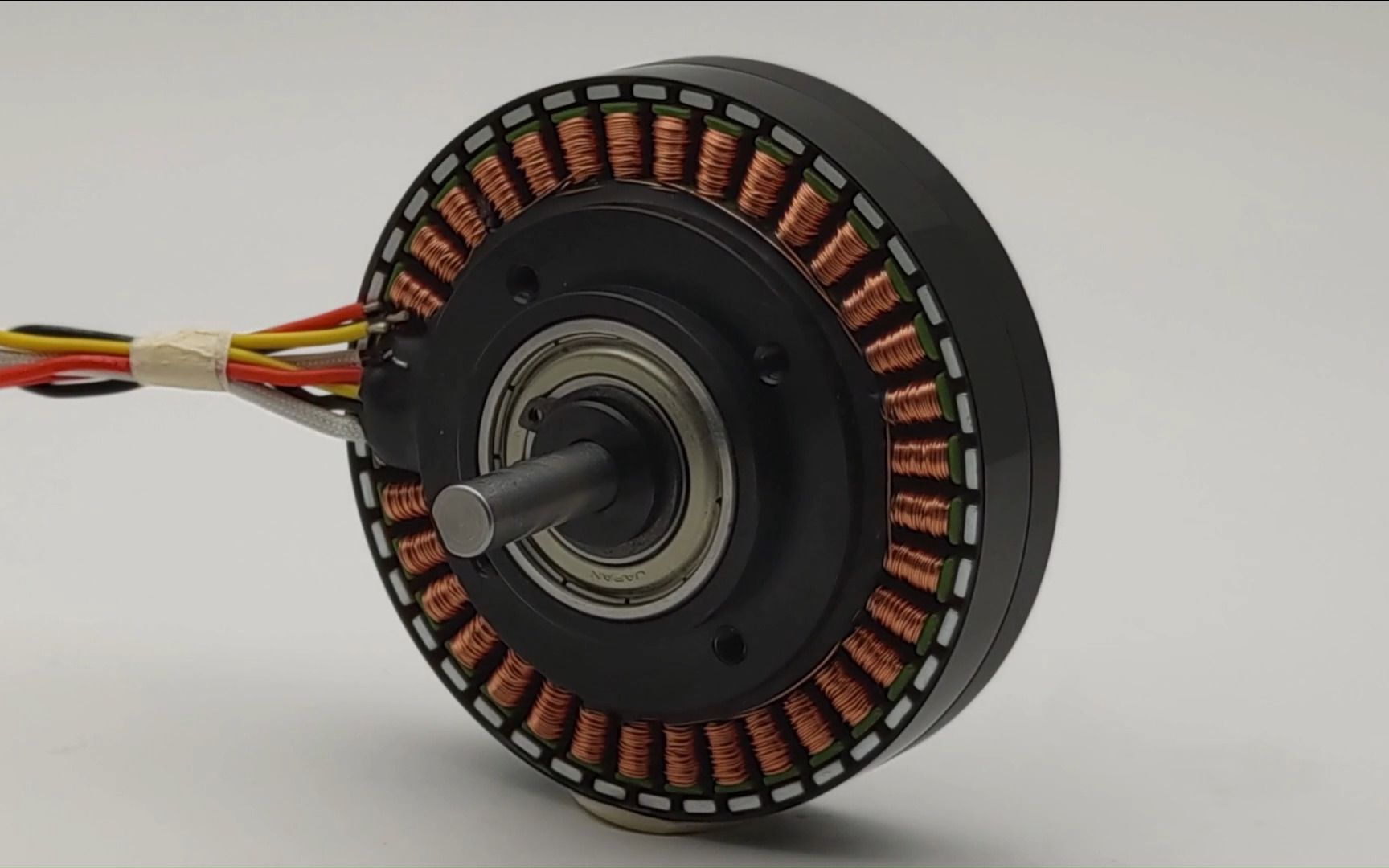 大扭力盘式无刷外转子电机是这个样子-Constar仓兴达