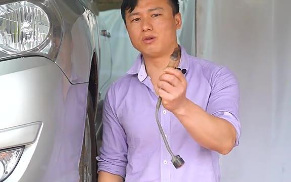 汽车仪表亮发动机故障灯,看老司机如何检测和排查故障