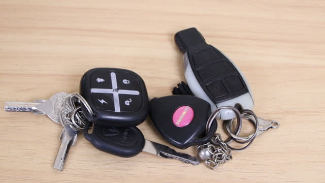 电动车遥控钥匙,还有3个隐藏功能,大多数人车骑报废了都没用过