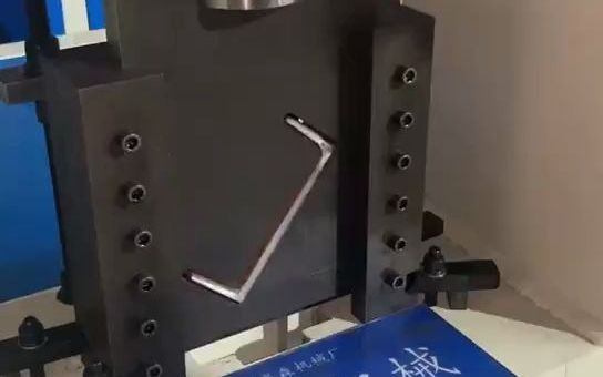 ...镀锌管切断机/不锈钢液压冲孔机/方管切断机/角钢剪断设备/护栏坡口机
