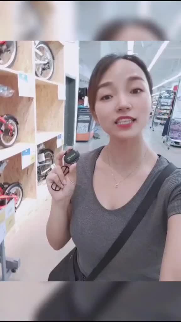 动感单车运动一身轻,跟我一起来骑单车吧~