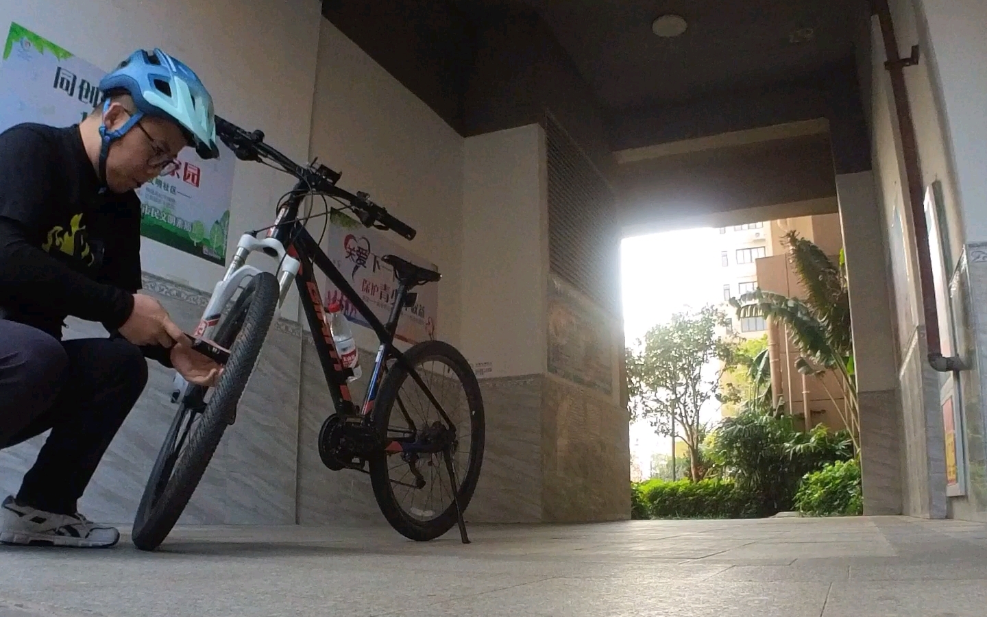 捷安特XTC800@经验就是这种便携的打气筒不适合常用,就能应急。打...