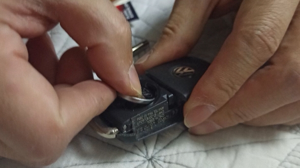 朗逸首次更换车钥匙电池