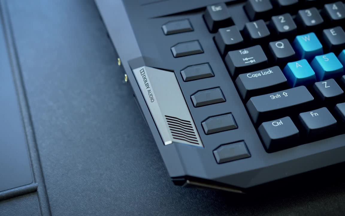 【双GTX1080好猛烈】--世上最强大的笔记本