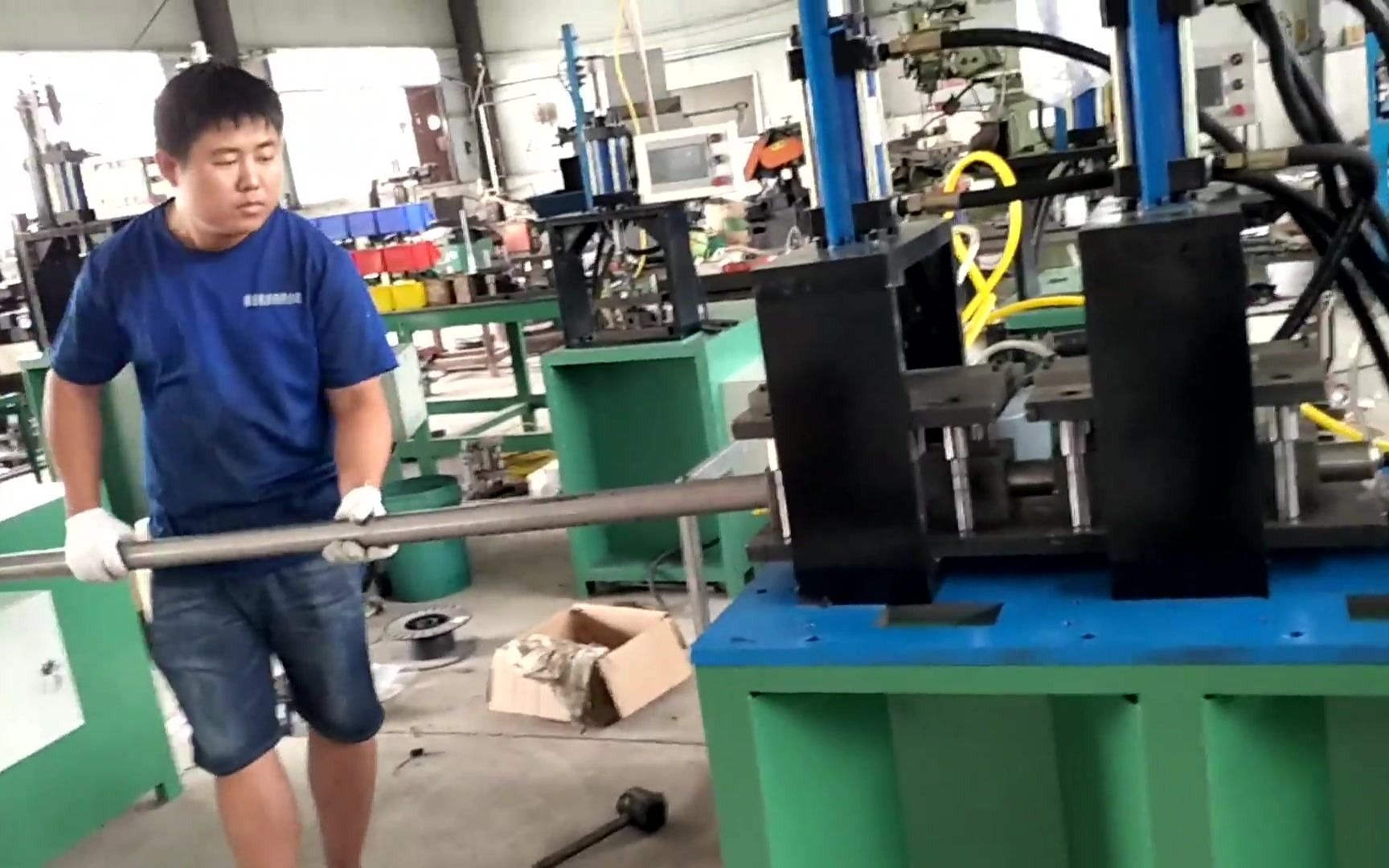 圆管冲孔机为啥冲完孔后拽不出管子,那是冲孔模具没有做好