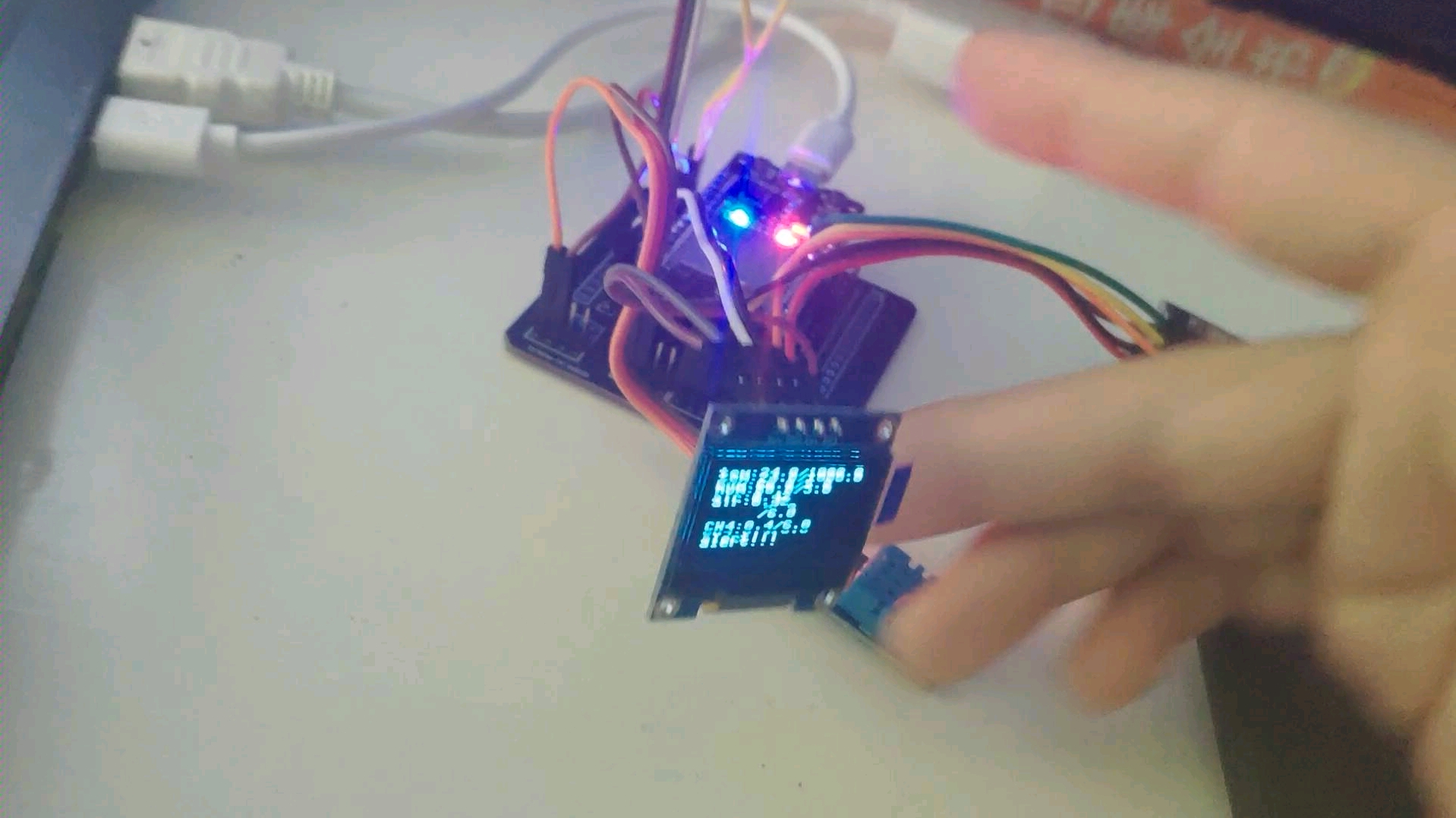 esp32 温湿度 空气质量采集上传 网站查看实时及历史曲线 设定阈值...