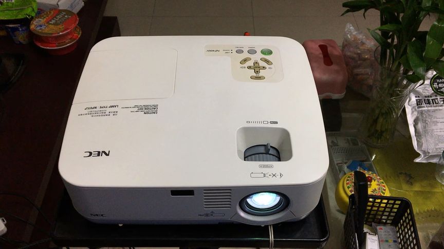 日本NEC NP400C投影仪投影机,9成新,效果非常好,灯泡亮度高,