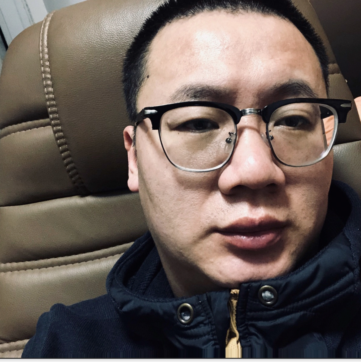 新博大看门大爷 