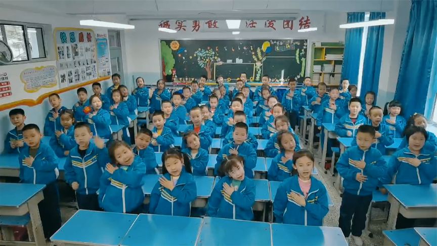 昌吉市第十小学一年级小学生手势舞歌曲《学习雷锋好榜样》