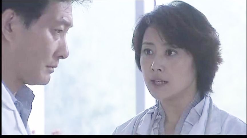 美女医生不给主任面子,提出不同诊断意见,主任脸色不好看