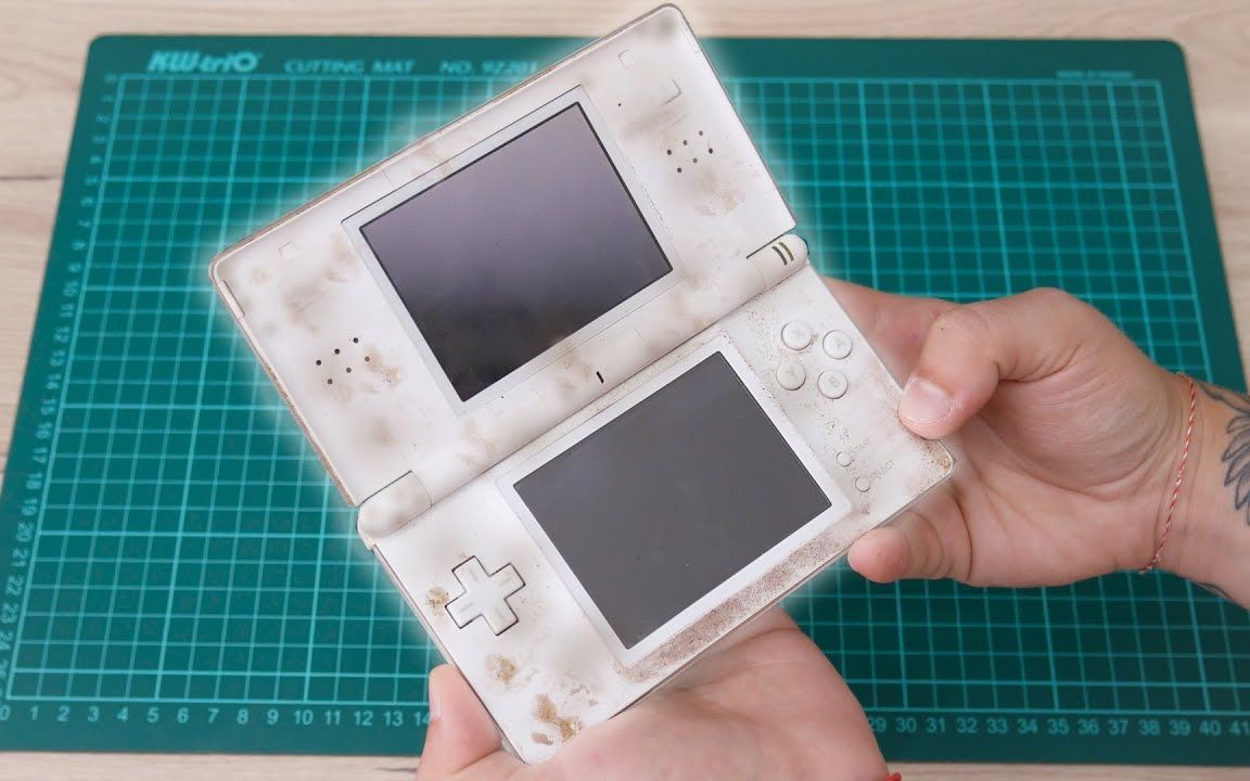 莫妮卡小姐姐翻新任天堂NDS游戏机 Nintendo DS Lite并让它重生