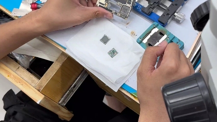 沈阳手机维修华为手机定界面不进系统,苹果手机插卡无信号,手机没有...