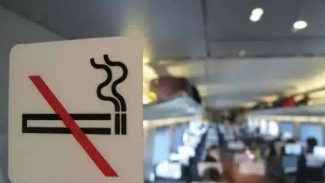 绿皮车应该全列禁烟吗,你怎么看?