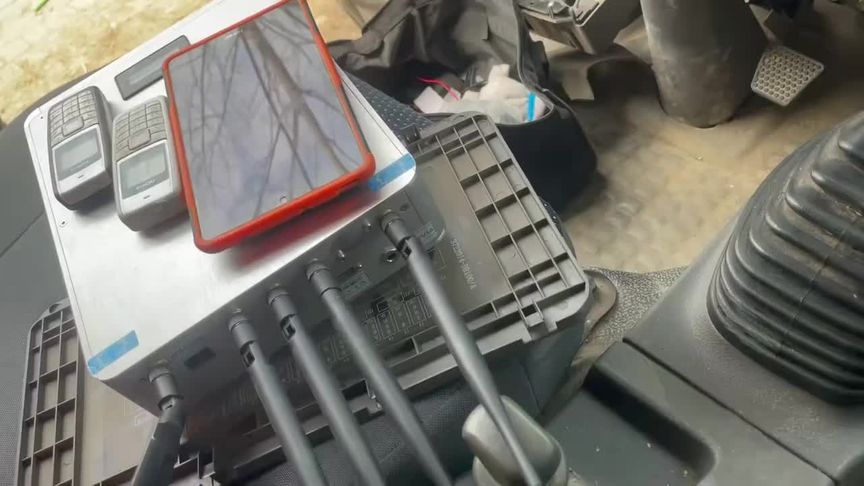 干掉原厂定位 拆除无线GPSGPS分析仪检测进行中