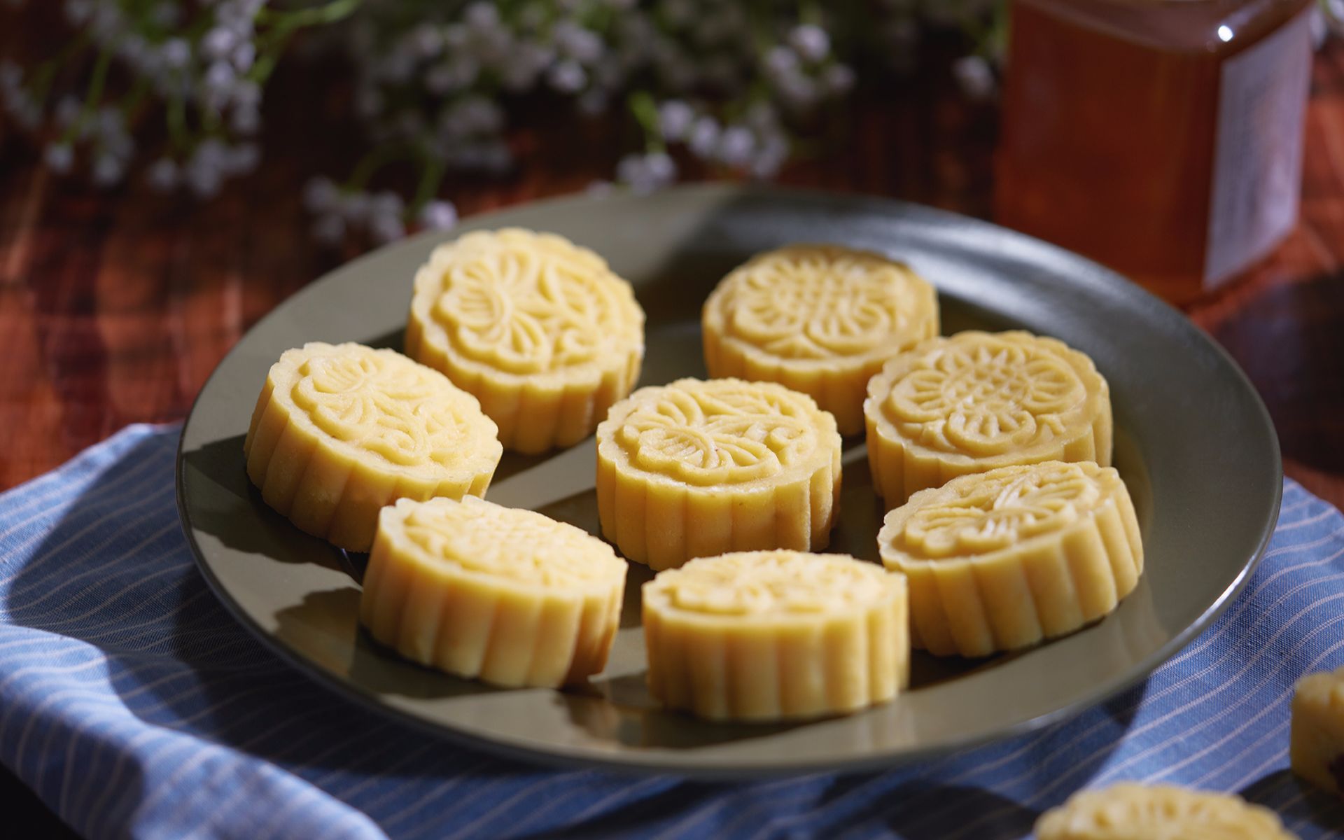 【端午节 绿豆糕】端午节自制绿豆糕 细腻松软解暑香甜 简单易学一看...