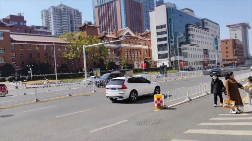 实拍湖南湘雅医院现状,拍摄于2月9号上午,人流量是这样的!