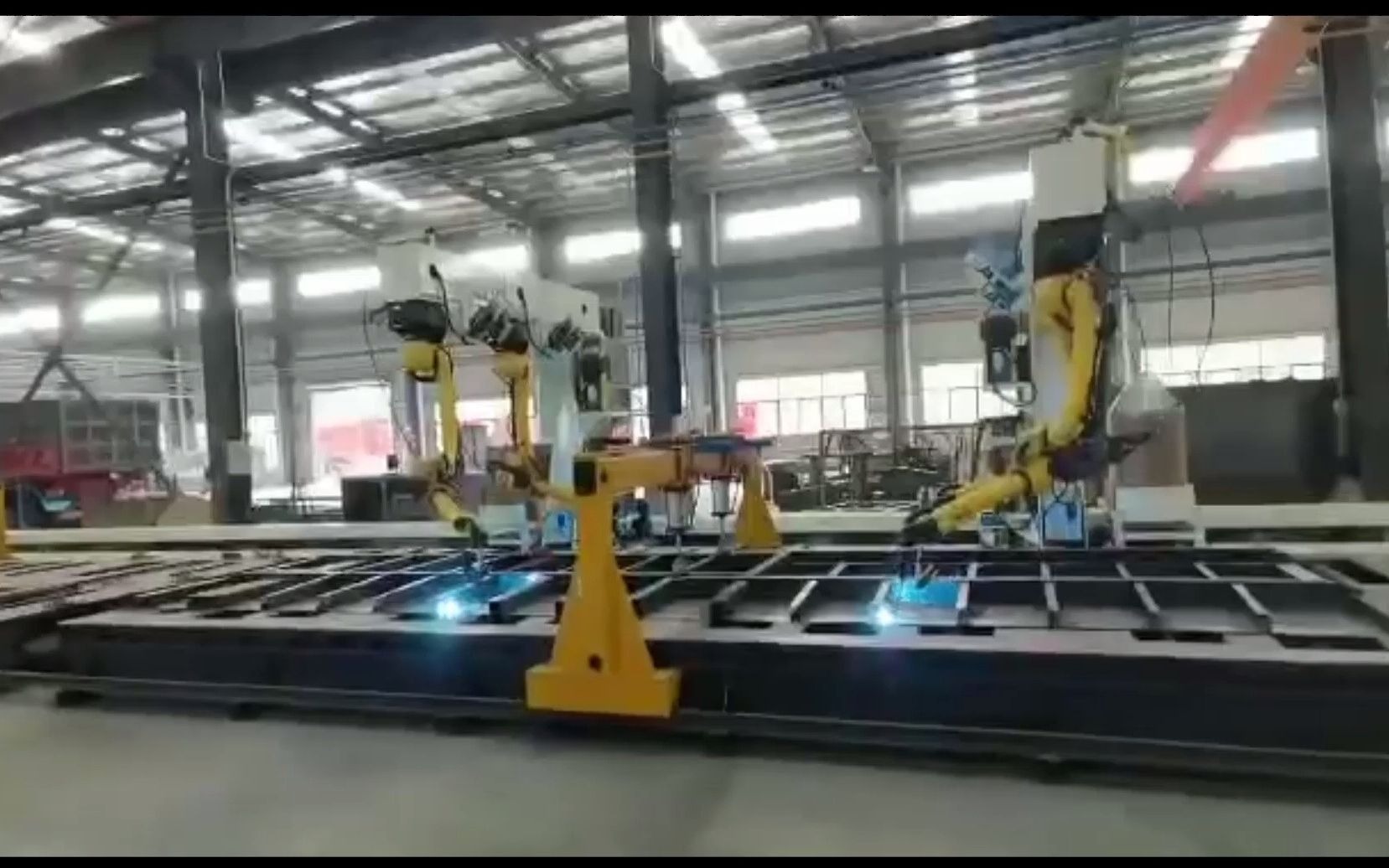 Robotmaster焊接案例_车厢板焊接+激光跟踪