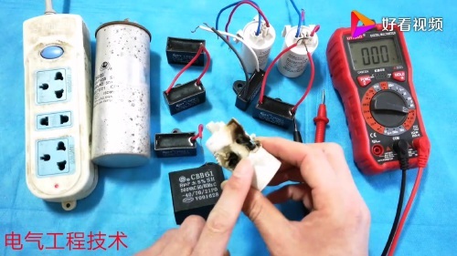 万用表没电容档,如何测量电容?很多电工不知道,这个档位也可以
