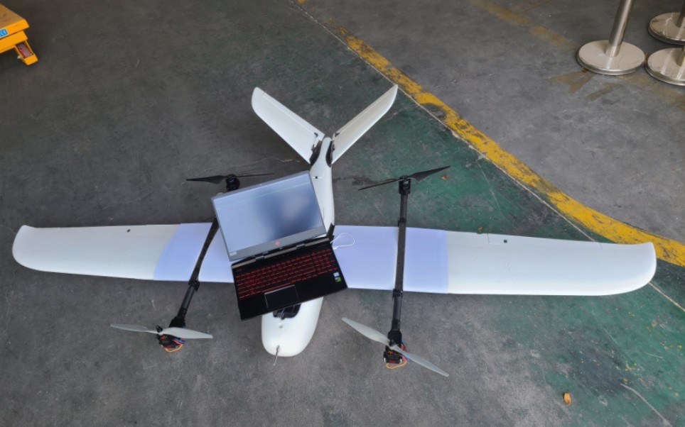 2+2倾转式复合翼无人机自主倾转