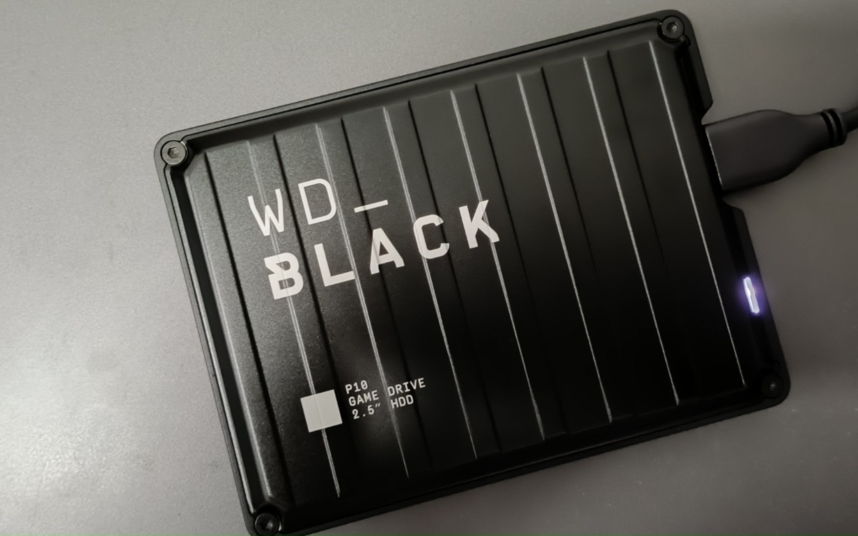 开箱一个WD_BLACK P10移动硬盘