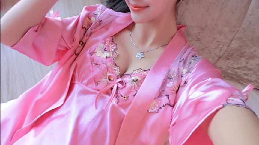 养过蚕茧,穿过丝绸,摸过丝滑肌肤,知道蚕丝怎么来的吗?