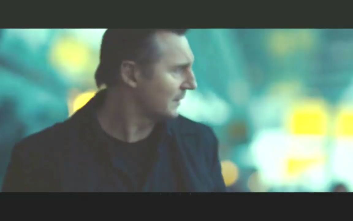 连姆尼森的动作片,空警以一人之力对抗劫匪,拯救了一飞机的人!