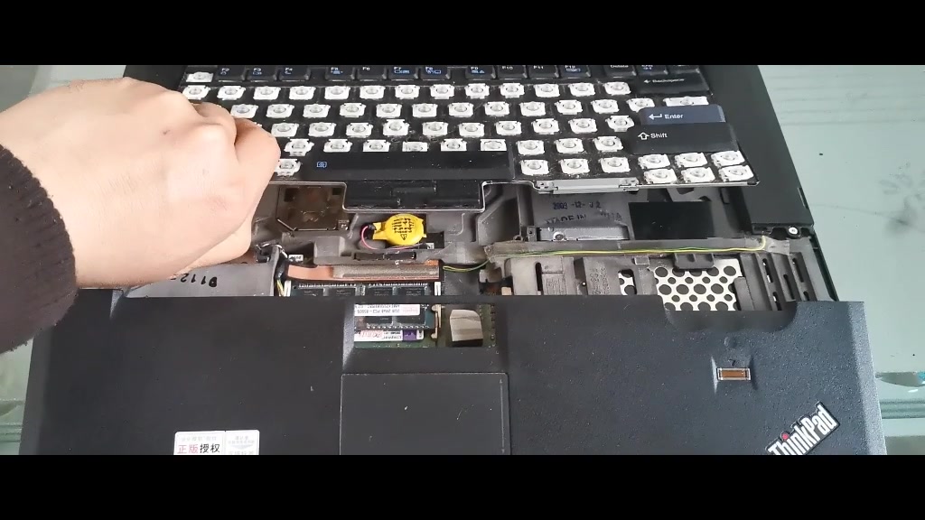 尸体thinkpad T500换键盘作业