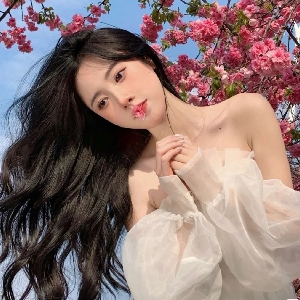 花开流萤 