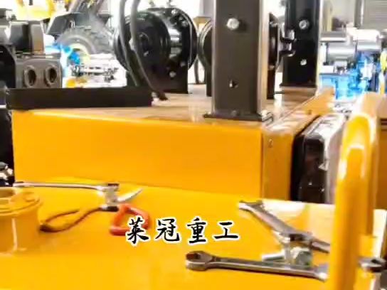 20矿用井下装载机生产车间