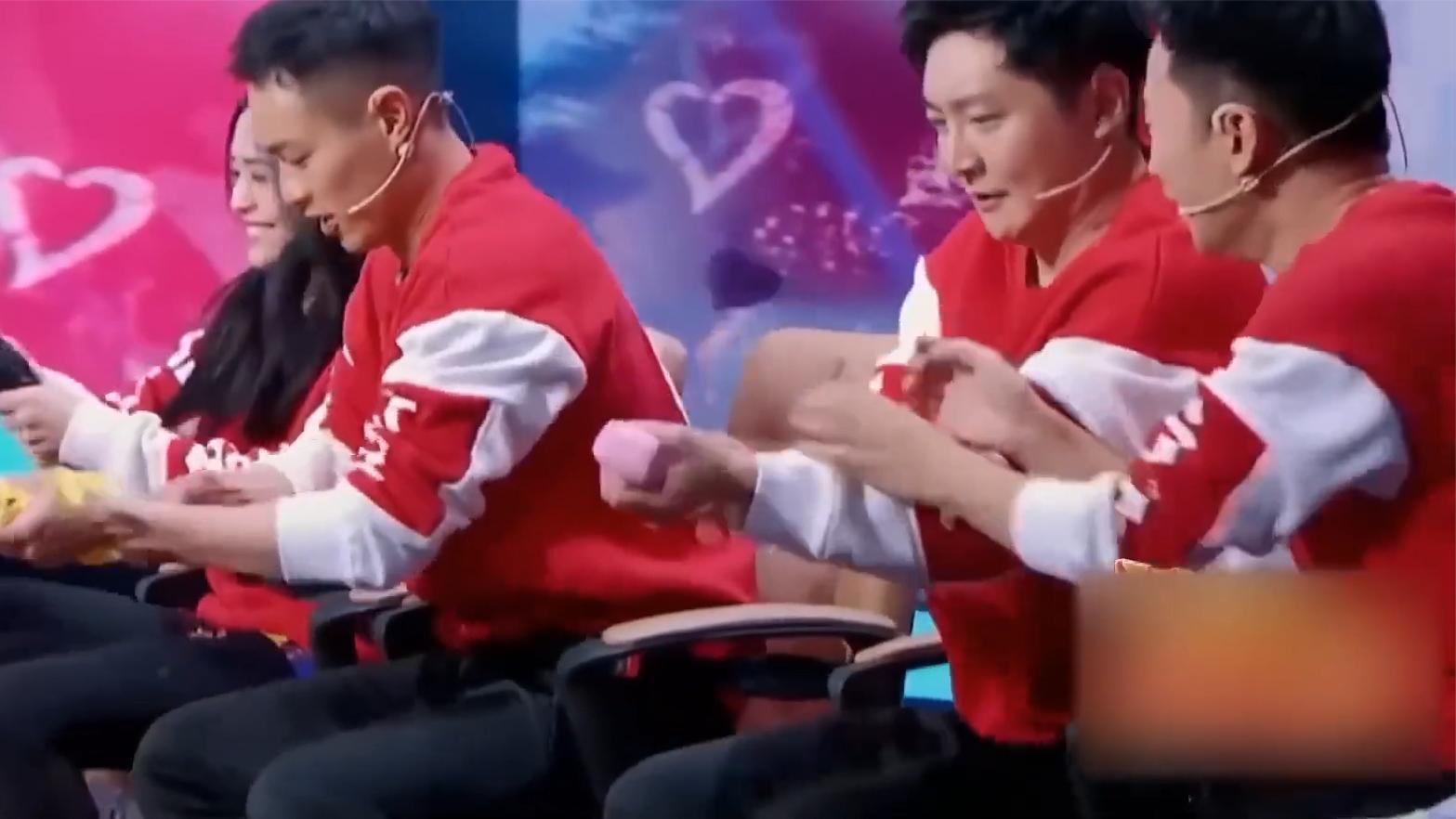 沈腾黄晓明爆笑抢伞,杨迪接歌遭姚晨打脸,郭京飞想当恋爱导师
