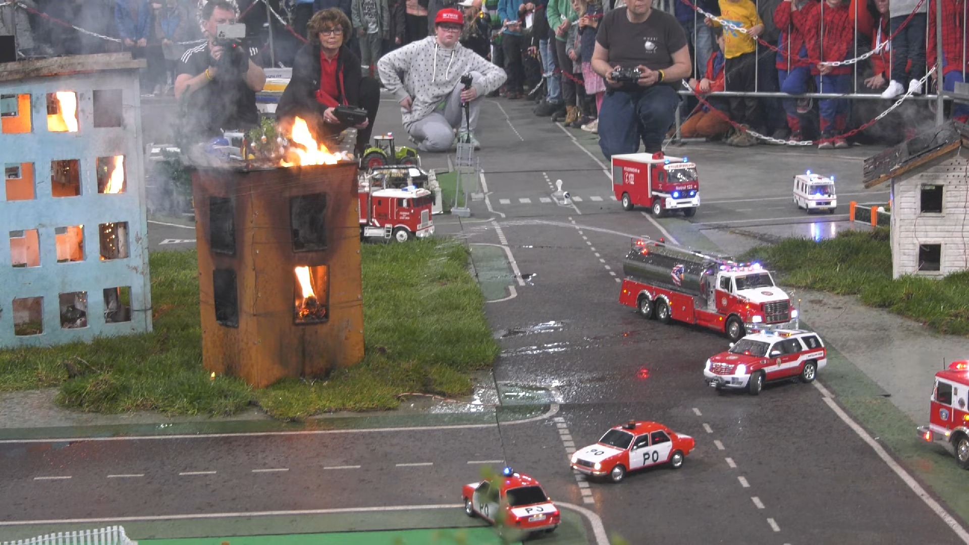 RC紧急救援大集结:消防车、警车与救护车精彩对决!