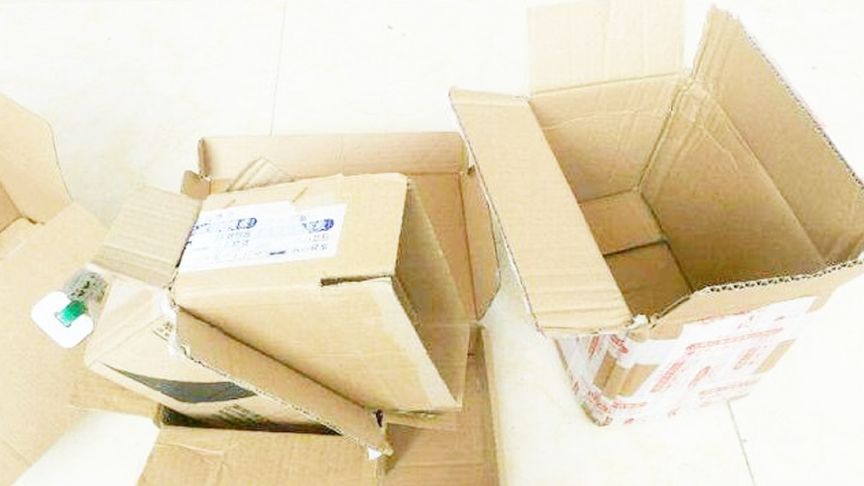 废旧的快递盒别扔了,简单折一折,放厨房还有很棒的用途,超实用