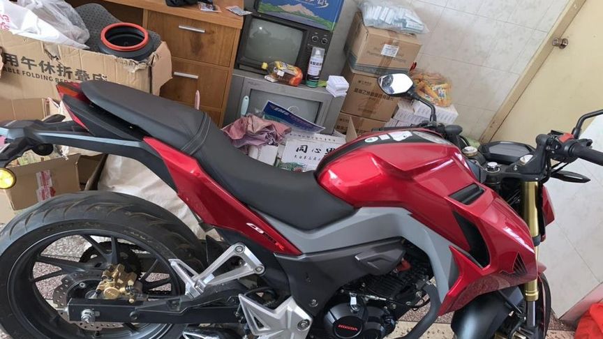 五羊本田190暴风眼标准版和运动版有什么区别?