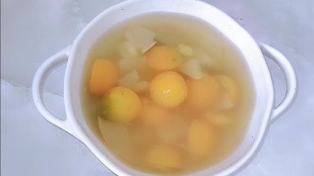 金桔搭配雪梨煮汤喝,原来作用这么历害,老中医推荐,亲测有效