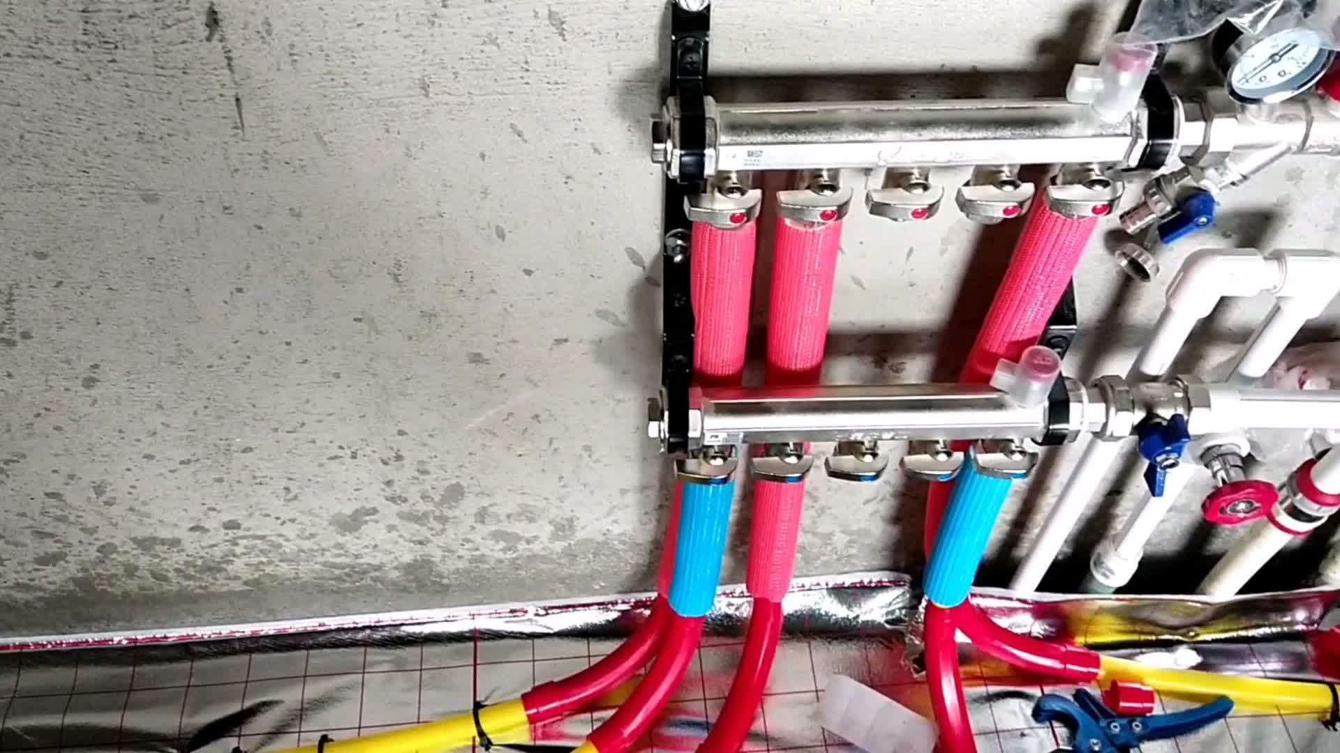 地暖管是如何连接在分水器上的,外行人看了也会比.