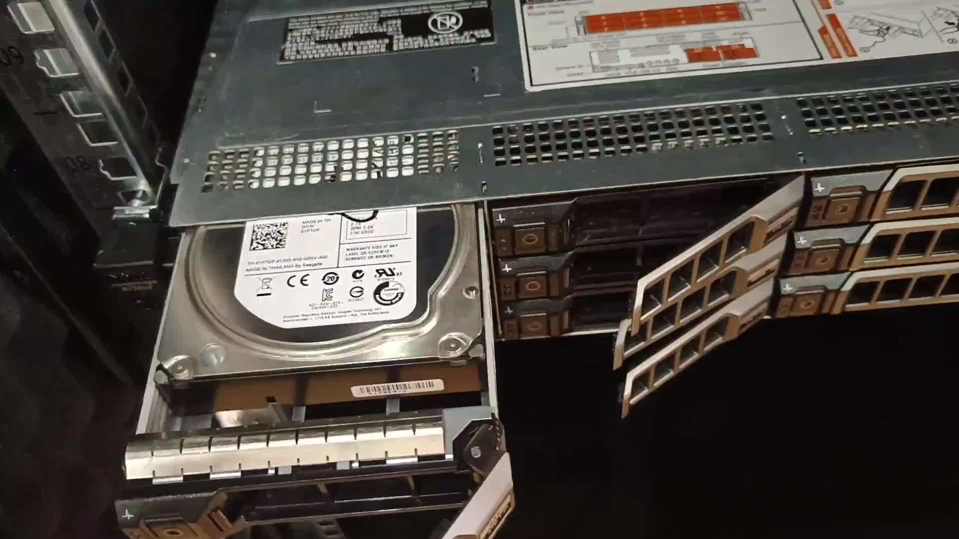 将硬盘安装到服务器