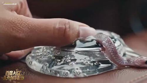 自动挡惊现蛇尾粘液!排挡按钮失灵竟暗藏恐怖异物