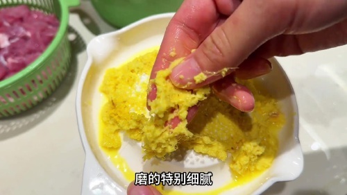 很好用的研磨器,磨得又快又细腻